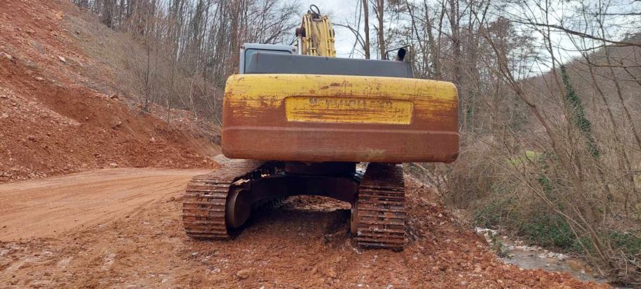 Bager NEW HOLLAND E385