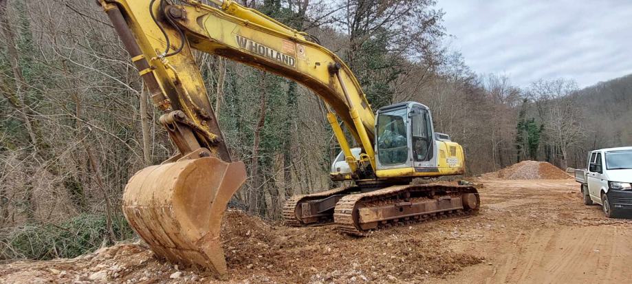 Bager NEW HOLLAND E385