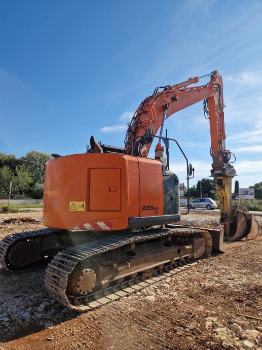 HITACHI 225