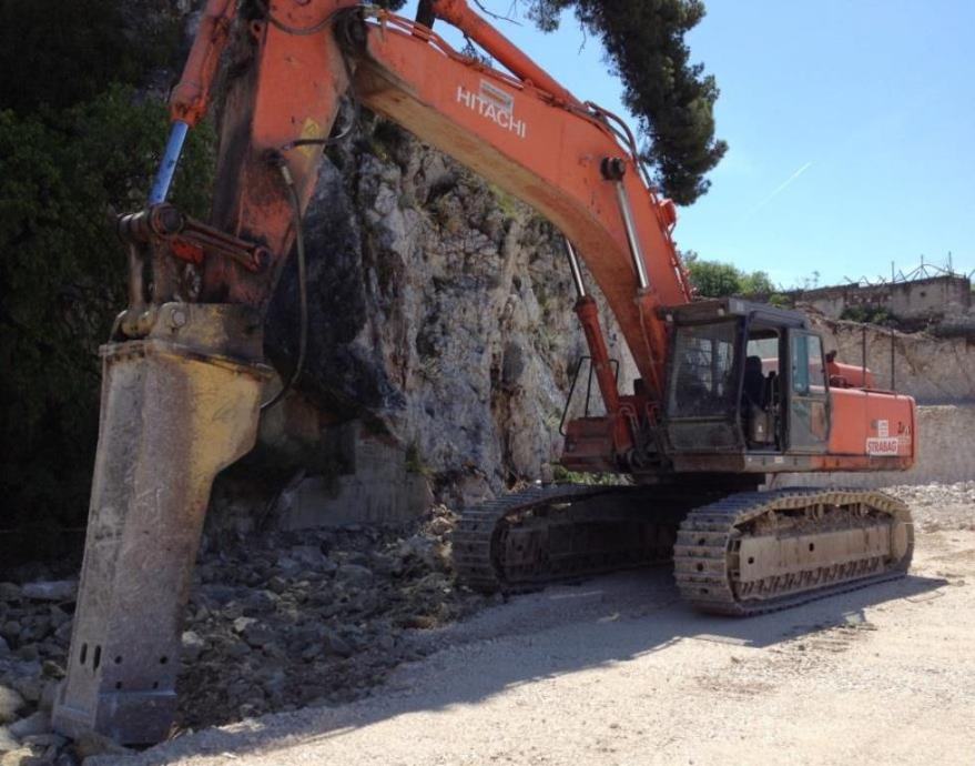 HITACHI Zaxis ZX650LCH Hydraulic Excavator