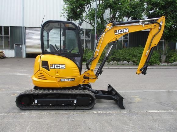 JCB mini bager 8035 ZTS - 2018 godina - samo 70 radnih sati