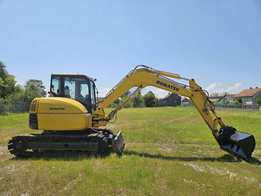 KOMATSU PC80MR-3