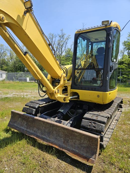 KOMATSU PC80MR-3