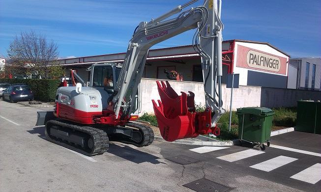 Rovokopač TAKEUCHI TB290