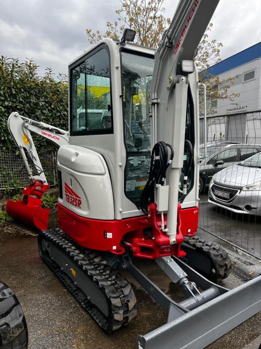 TAKEUCHI BAGER TB325R (2t)