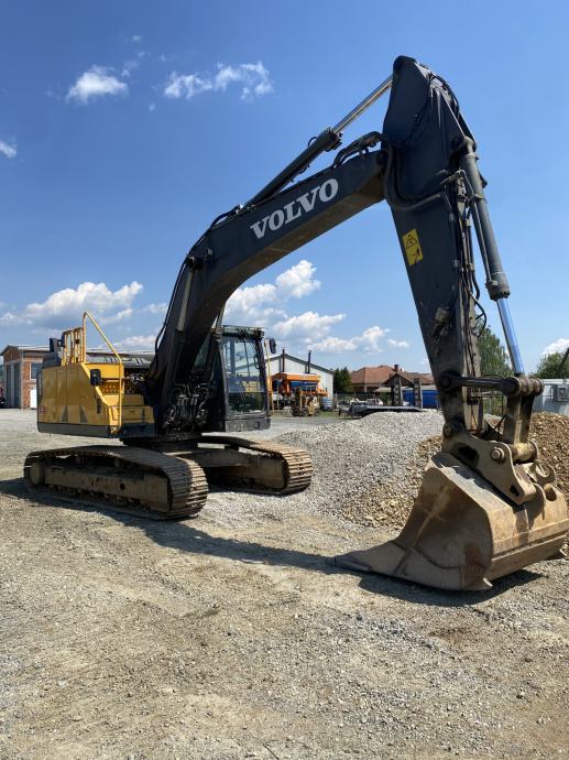 VOLVO EC250E 2015g.