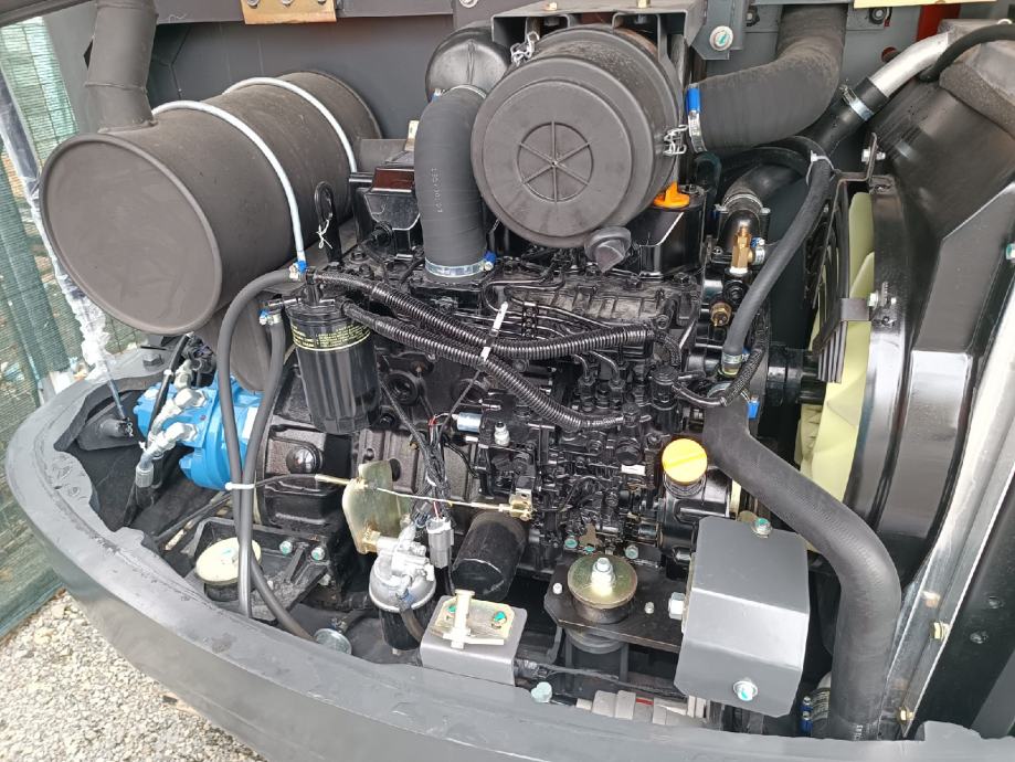 Tvornički novi mini bager 6 tona YANMAR MOTOR MARKE : RIPPA R360