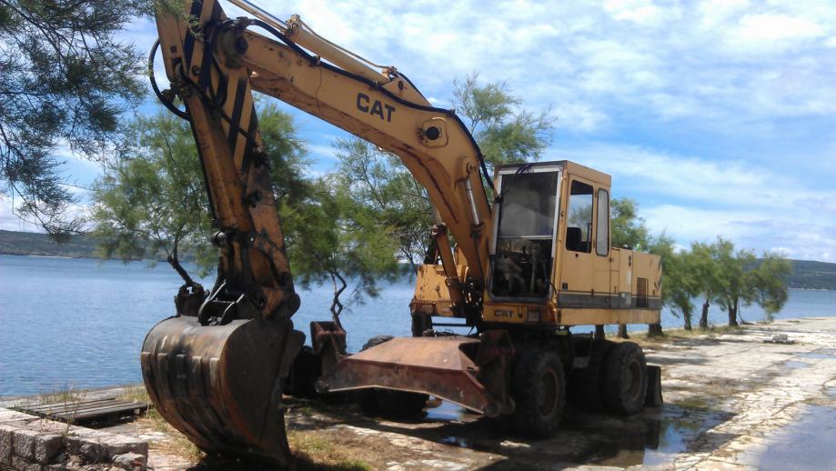 CAT 214 B - MOŽE I ZA DJELOVE