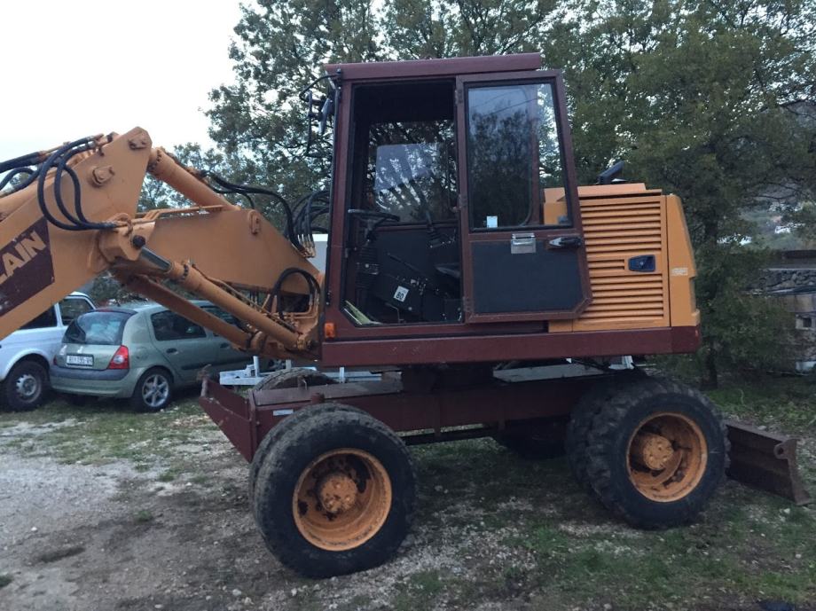 Prodajem rovokopač Case 488