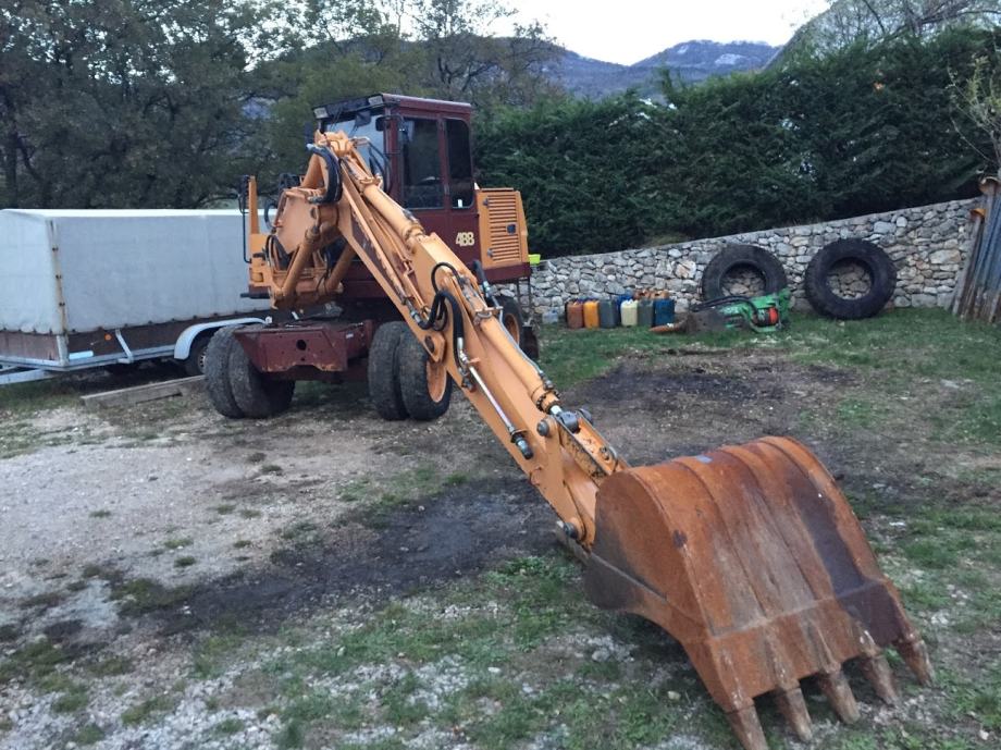 Prodajem rovokopač Case 488