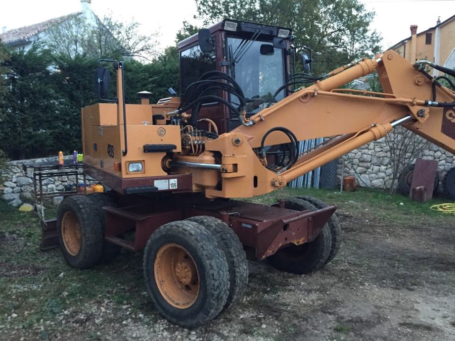 Prodajem rovokopač Case 488