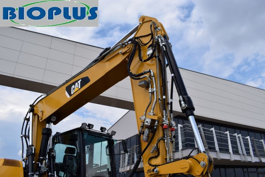 BAGER TOČKAŠ CATERPILLAR M 316 D godina 2011