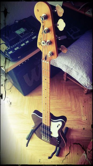 Fender Reverse Jaguar bass