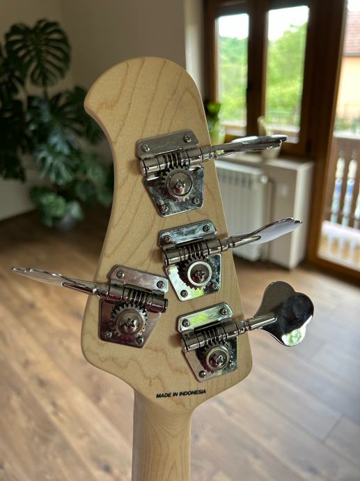 MusicMan Sterling Sub Series bas