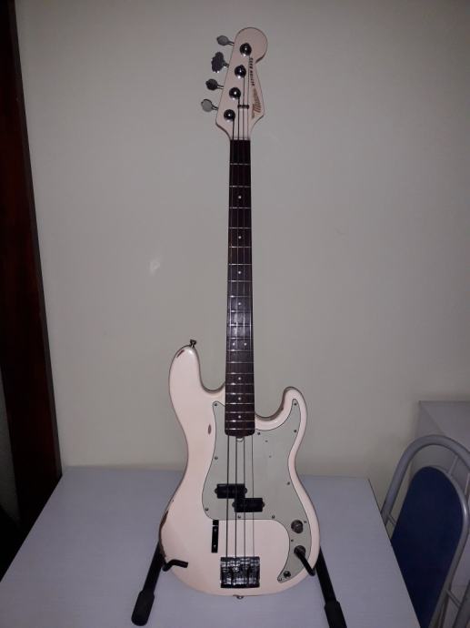 MUSIMA ACTION BASS (81 god)- DDR Fender