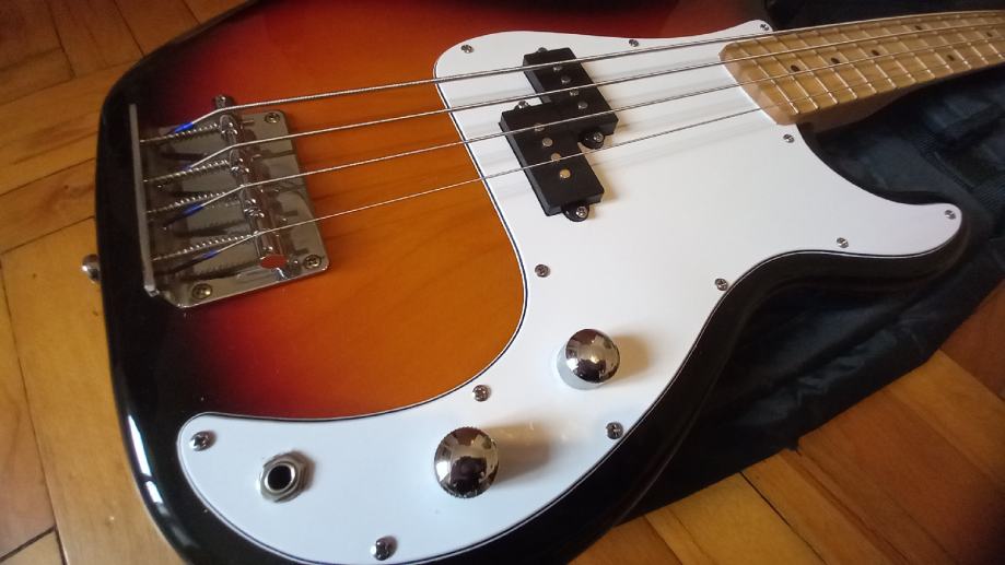 Rooster Precision Bass