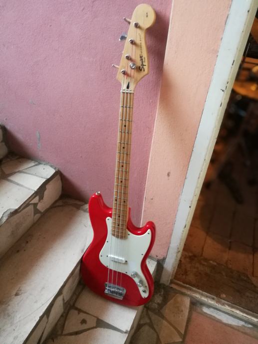Squier by Fender Affinity Bronco bass