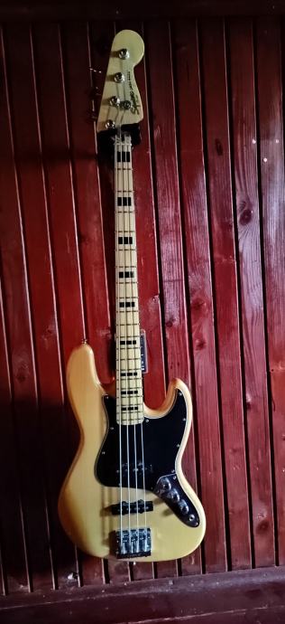 Squier VM jazz bass