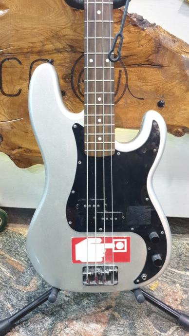 Squier Fender P-bass