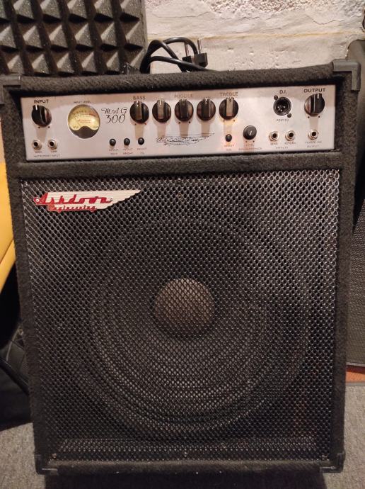 Ashdown MAG 300 combo
