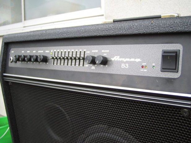 Bas pojačalo Ampeg B3158 COMBO