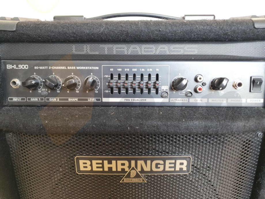 Behringer Ultrabass BXL900 bas combo