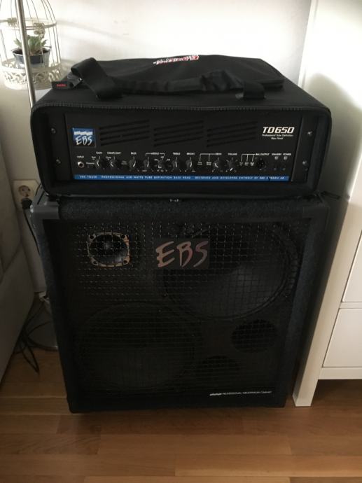 EBS Neoline212 bass box
