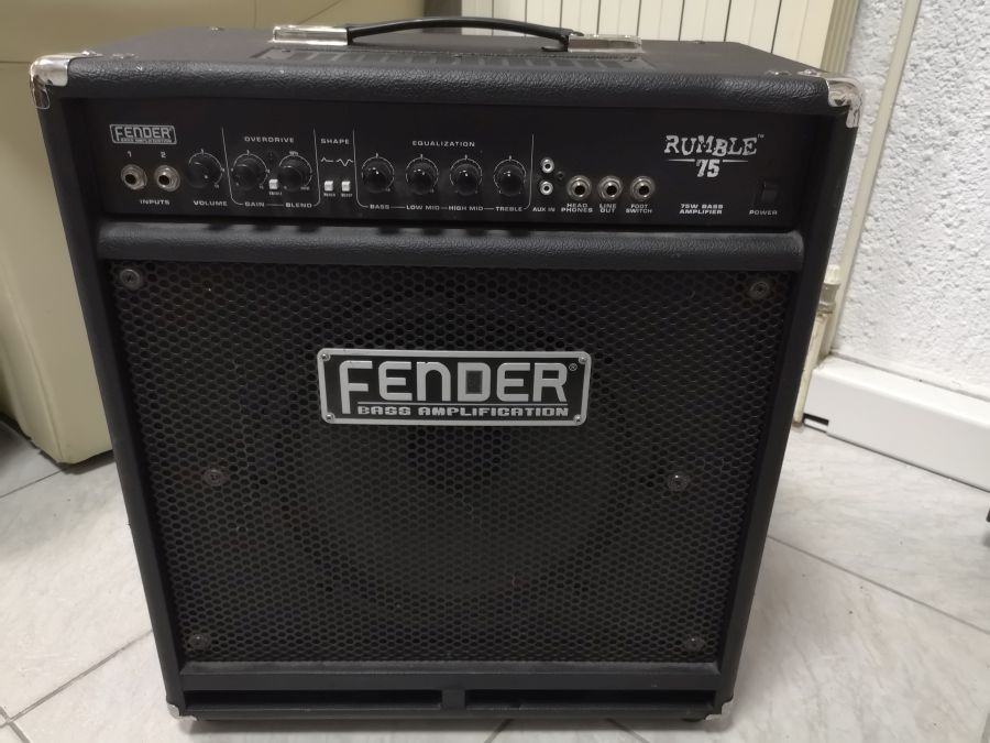Fender Rumble 75