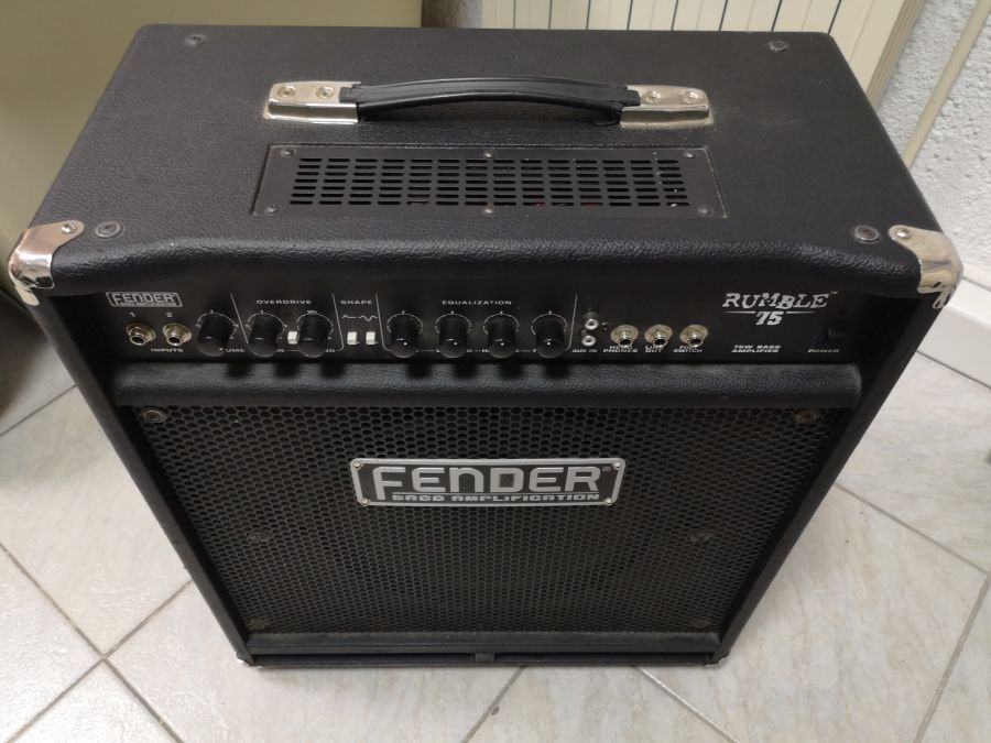 Fender Rumble 75