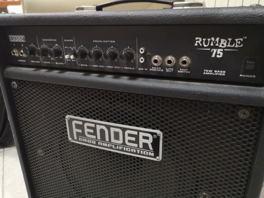 Fender Rumble 75