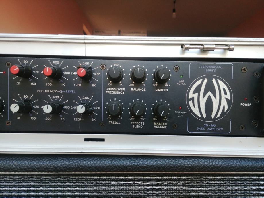 SWR SM900 bass amp