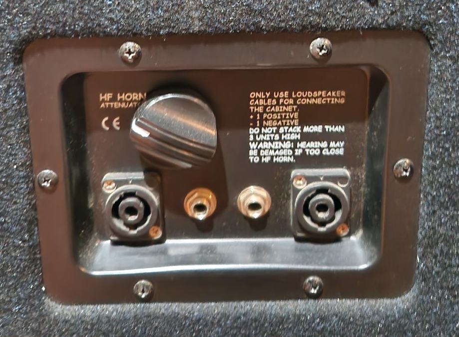 Warwick Pro 611 WCA bass box 6x10