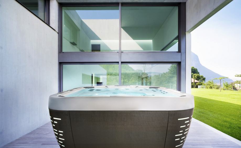 Jacuzzi® hidromasažni bazen PREMIUM J-575
