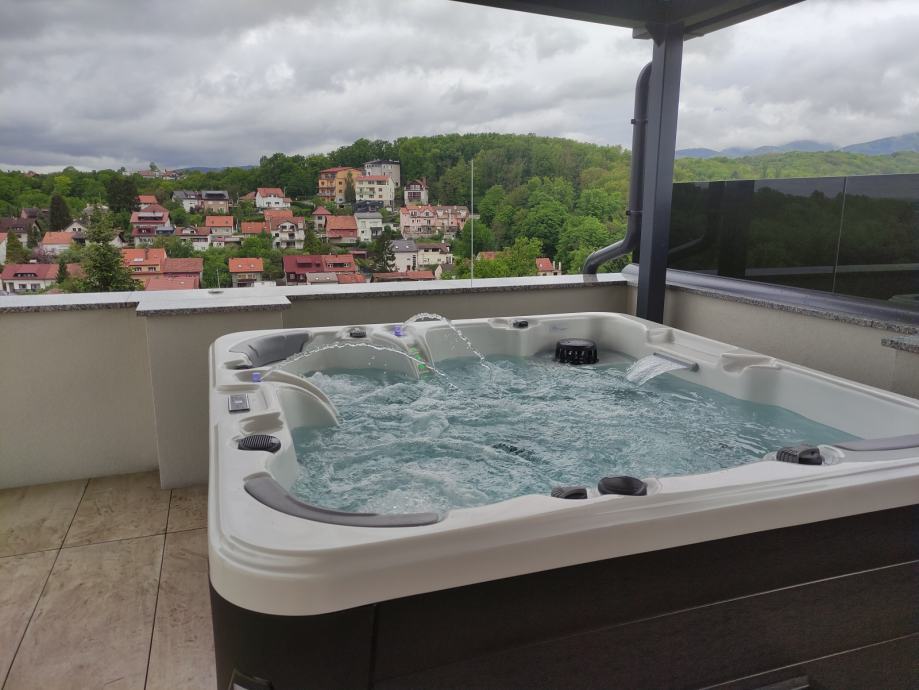 Kvalitetni vanjski hidromasažni bazen SPArelax za 6 osoba