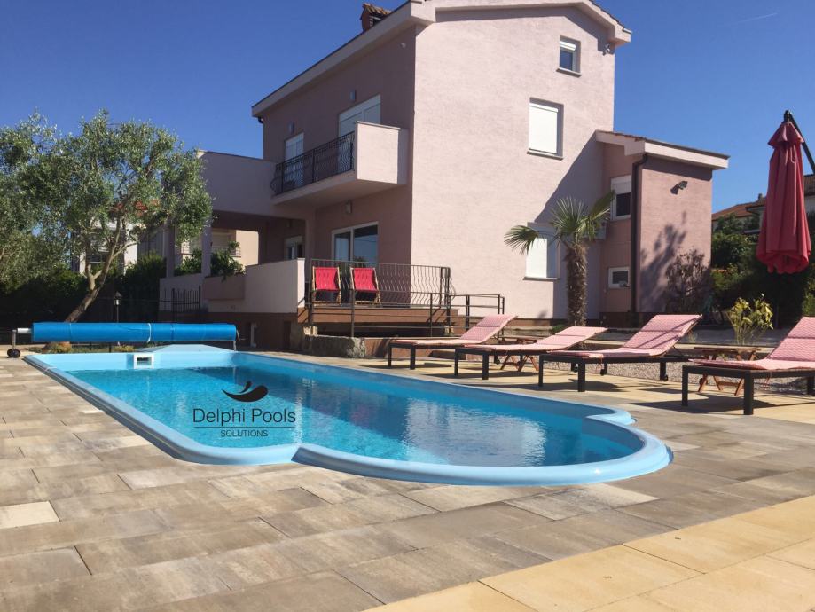 POLIESTERSKI BAZEN komplet sa opremom