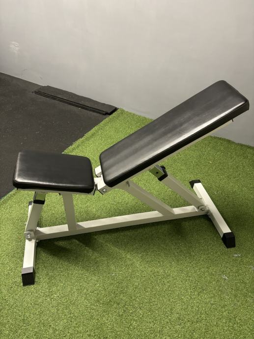 Bench klupa podesiva