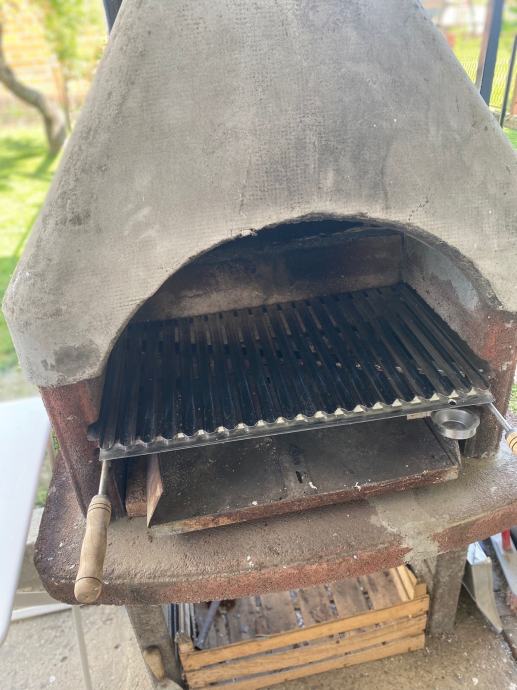 Vrtni kamin, rostilj sa resetkom