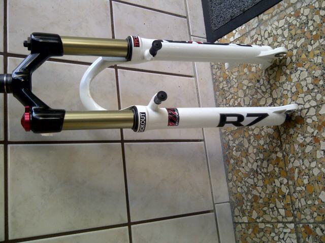 Manitou R7 super TPC 80mm -bijela- v-brake- stirer 22cm