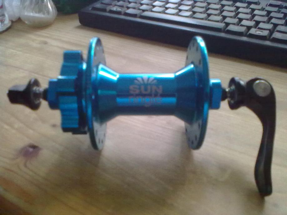 Sun Ringle Radium MA Front Hub