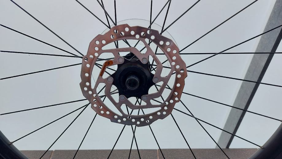 Kotači sa Cst gumama Alexrims syncros race 24 disc