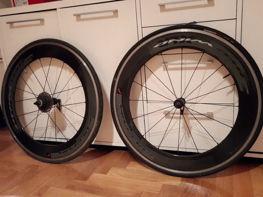 Prodajem FULCRUM RED WIND 80 XLR DARK WHEELSET (set karbonski kotači)