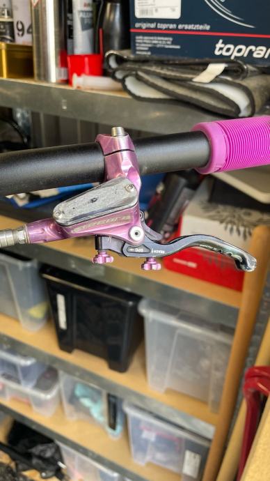 Hope Tech3 V4 kocnice