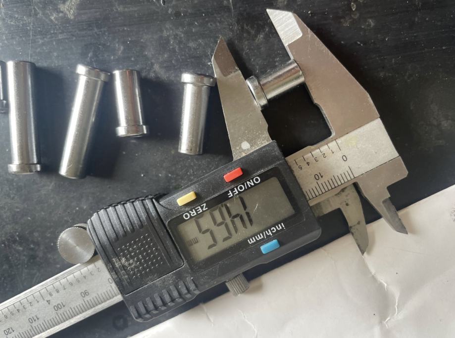 Pivot Bolt / Fixing Bolt / Vijak za čeljusti cestovne kočnice