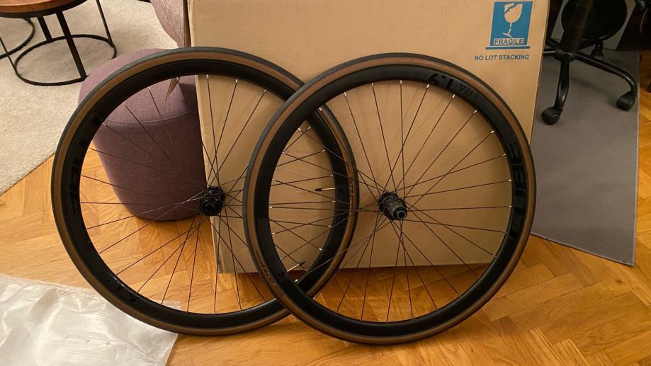 622 x 19 Cube/Alexrims RA 1.9 disc kotači