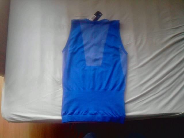 Biciklistička majica CRIVIT bez rukava + 1 bijela GRATIS!