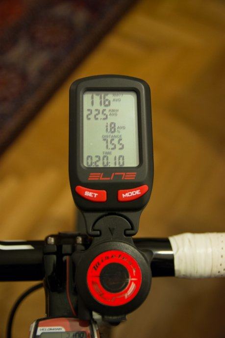 Elite SuperCrono Fluid trenazer s power meterom + Hutchinson gume