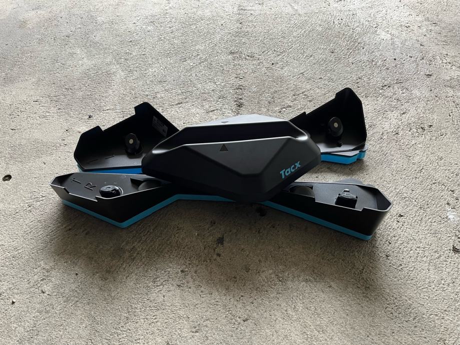 Trenažer TACX NEO 2T + Neo Motion Plates