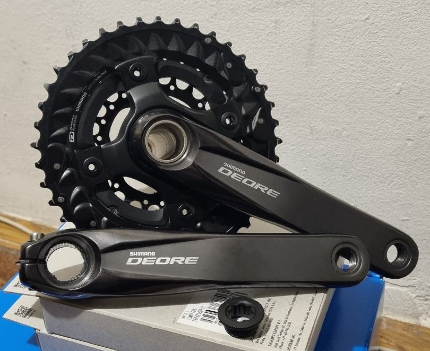 SHIMANO DEORE FC-M6000-3 HOLLOWTECH II CRANKSET