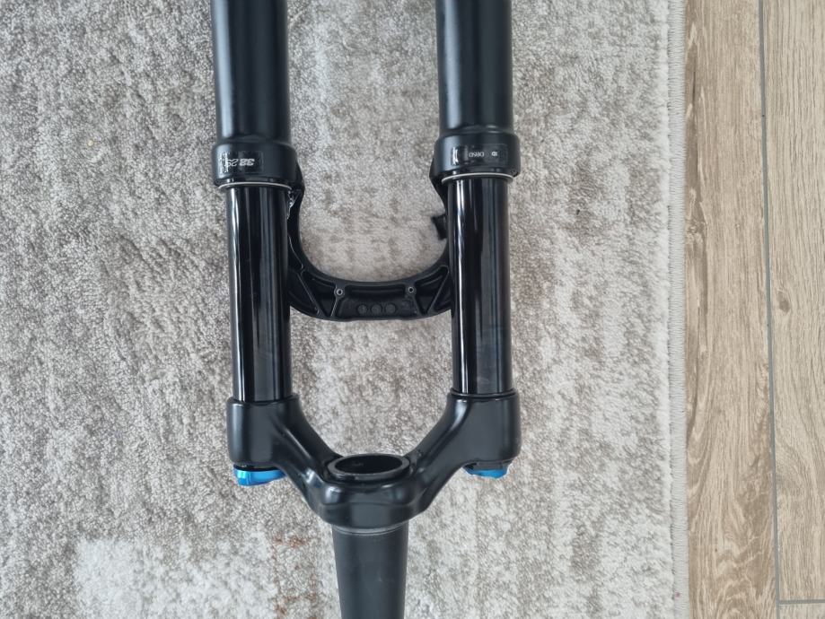 Fox Float 29, Stepcast 32mm, Performance Grip, Boost, 100mm