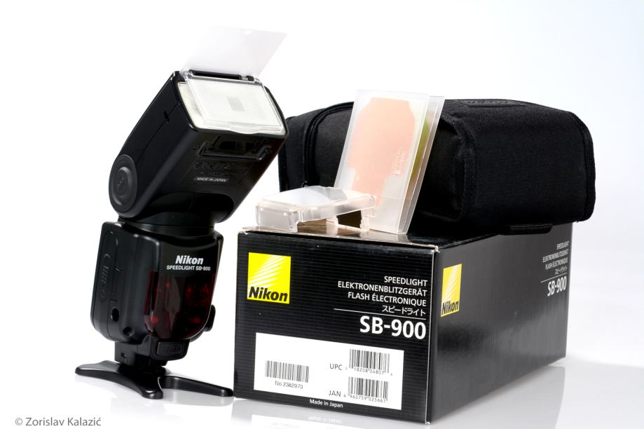 Nikon SB-900 profesionalna elektronska bljeskalica